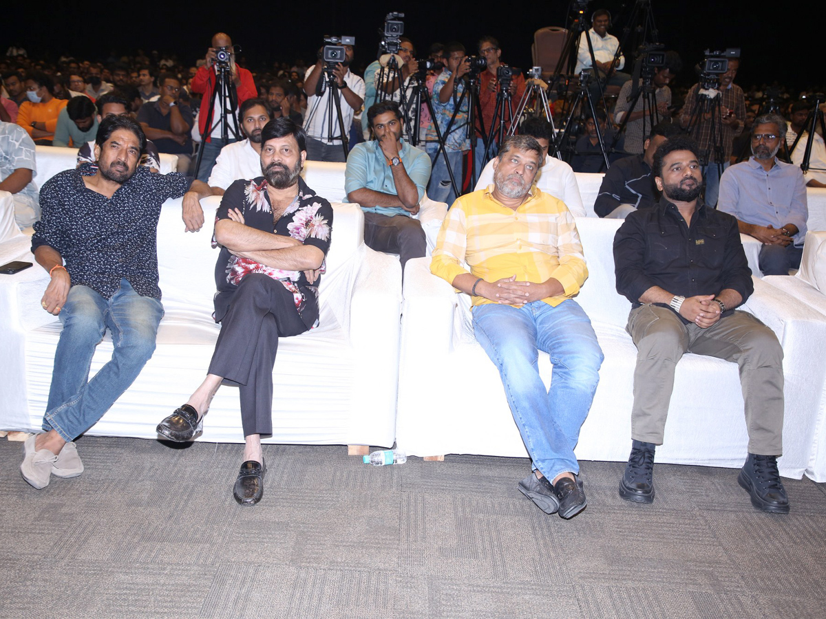 దిల్‌ రాజు డ్రీమ్స్‌ లాంచ్‌.. స్పెషల్‌ గెస్టుగా విజయ్‌ దేవరకొండ (ఫోటోలు) | Grand Launch of Dil ...